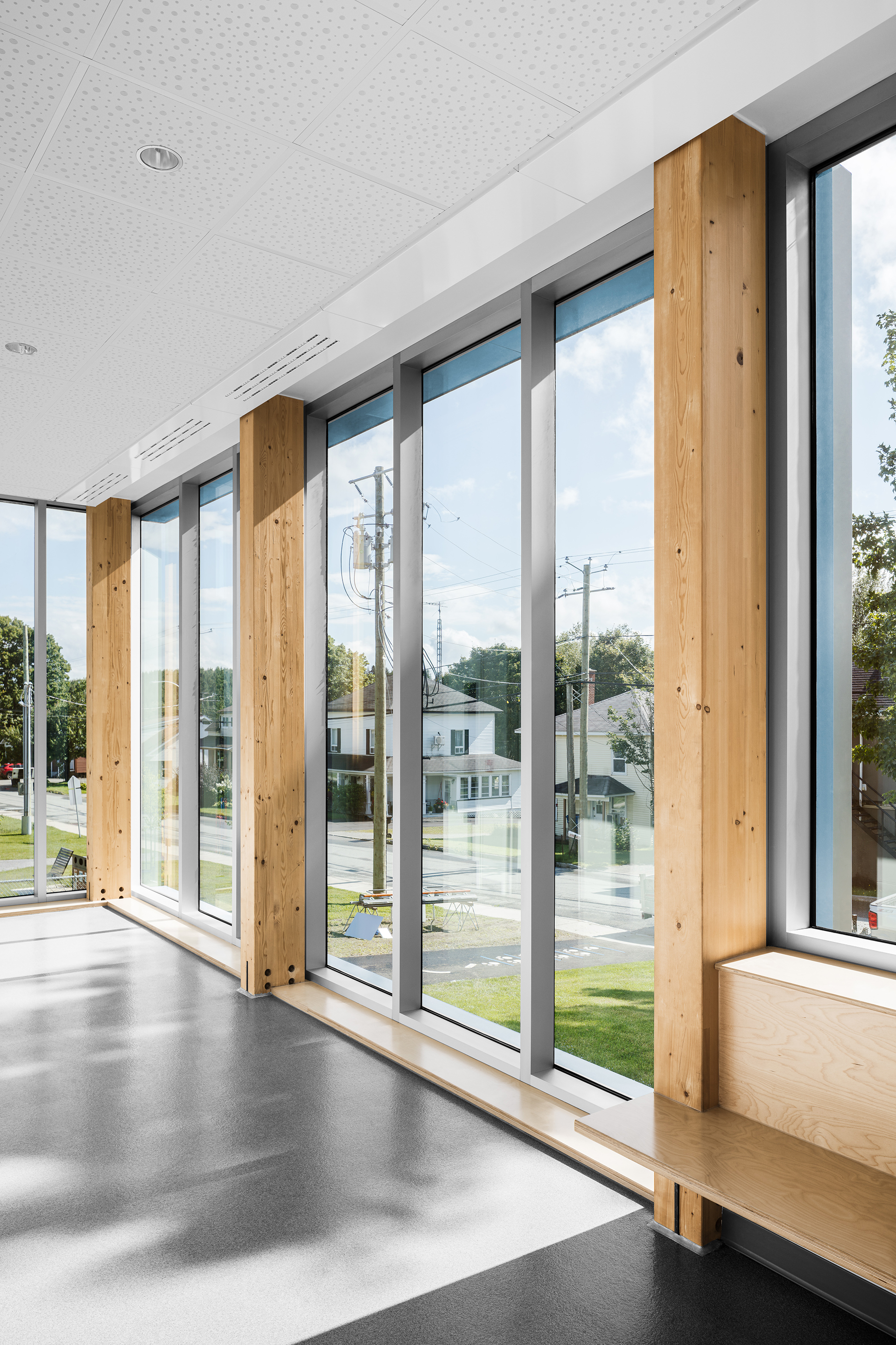 Notre‑Dame‑du‑Paradis Elementary School | Renovation and Expansion by ...