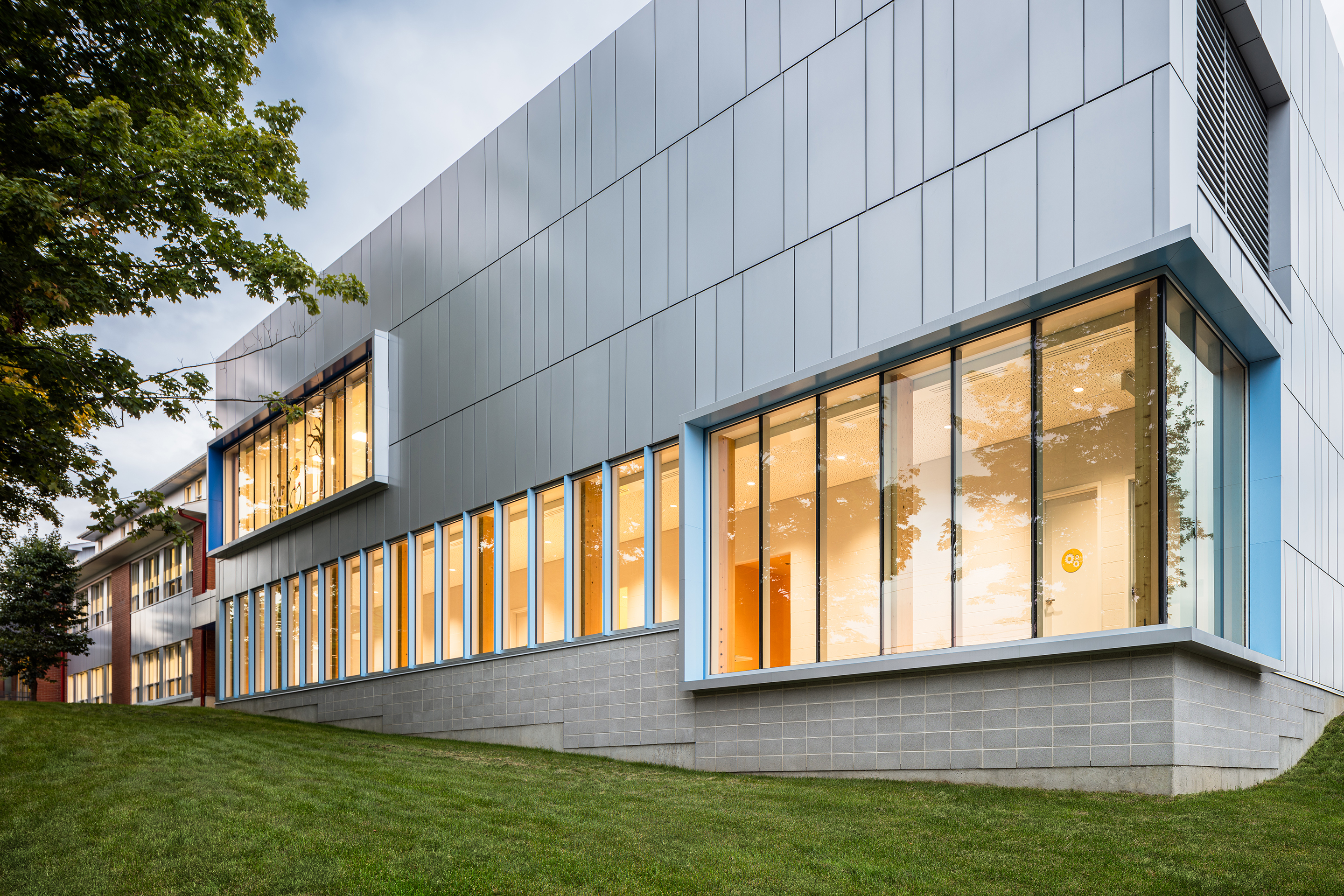 Notre‑Dame‑du‑Paradis Elementary School | Renovation and Expansion by ...