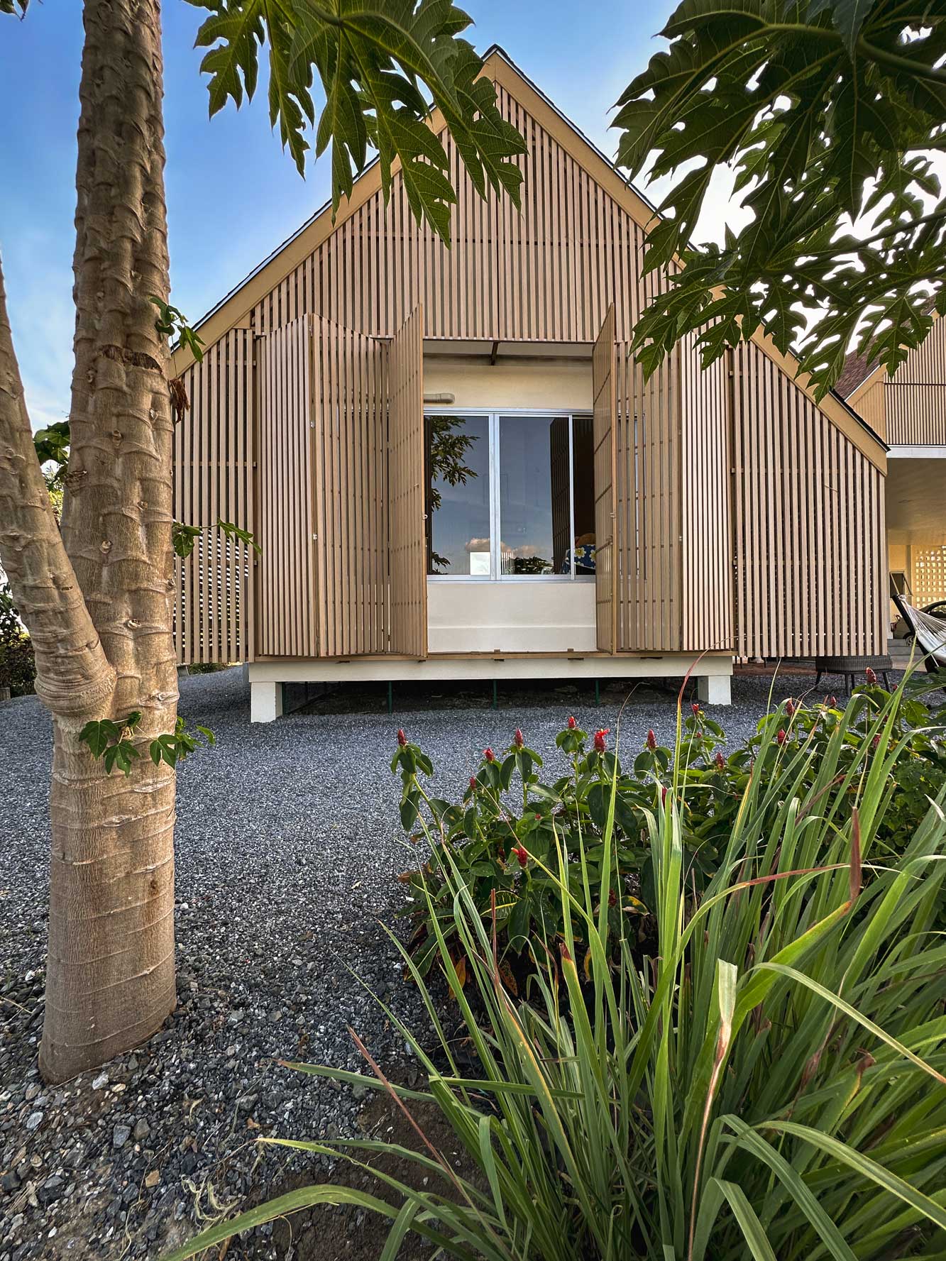 Alex House and Jumpa Farmhouse by TH Studio Architects Co., Ltd ...