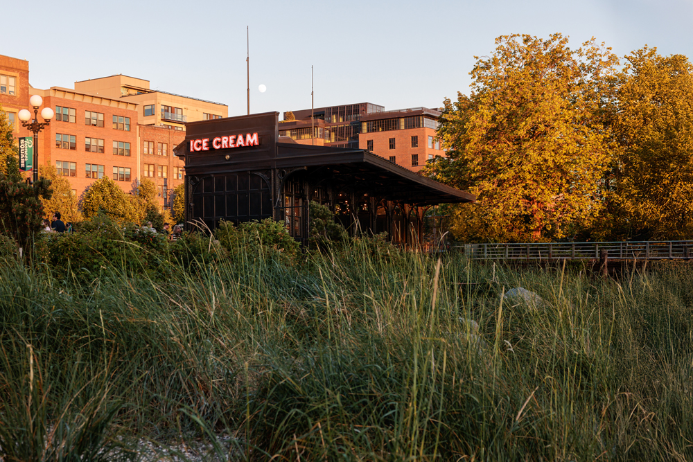 Molly Moon's - Seattle Waterfront by GRAHAM BABA ARCHITECTS - Architizer