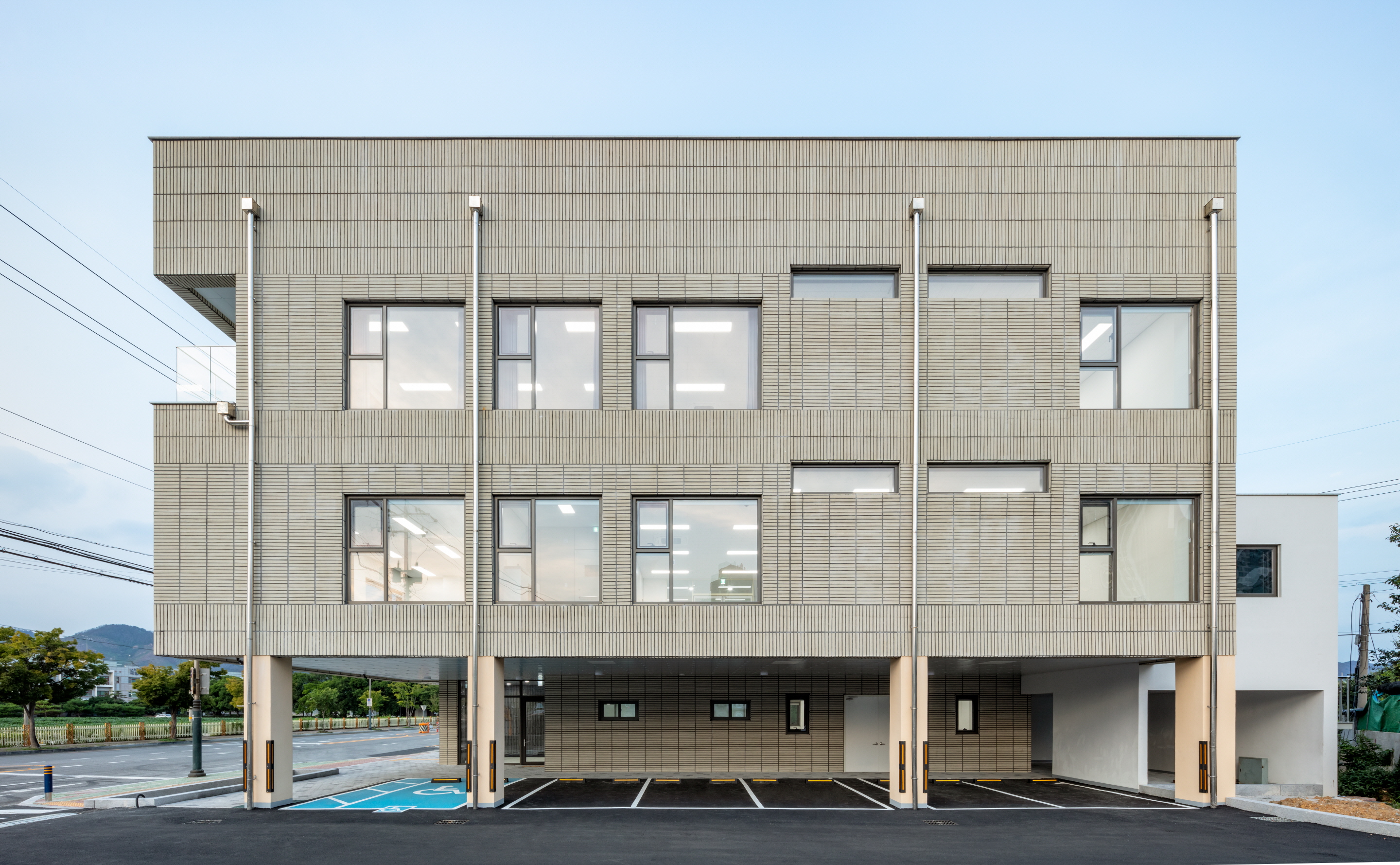 Miryang Election Commission Office by 2m2 architects - Architizer