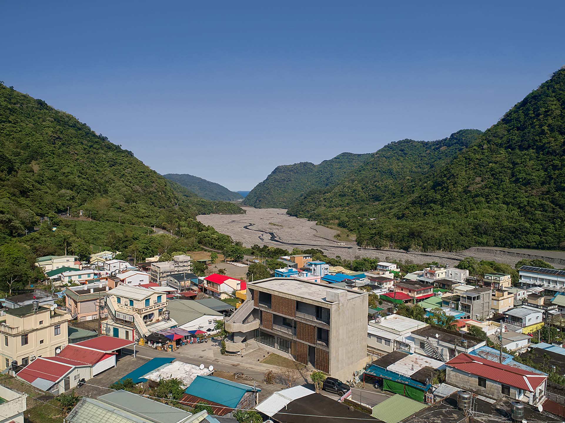 Taitung Tjuabar Community Center by Yen Partnership Architects - Architizer