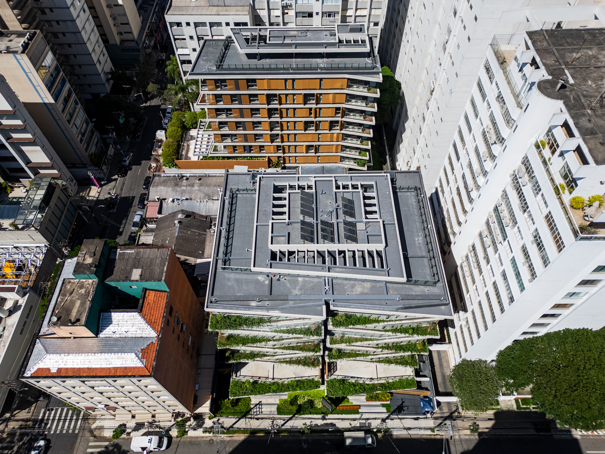 Idea 4416540: Helbor Jardins by aflalo/gasperini arquitetos in São ...