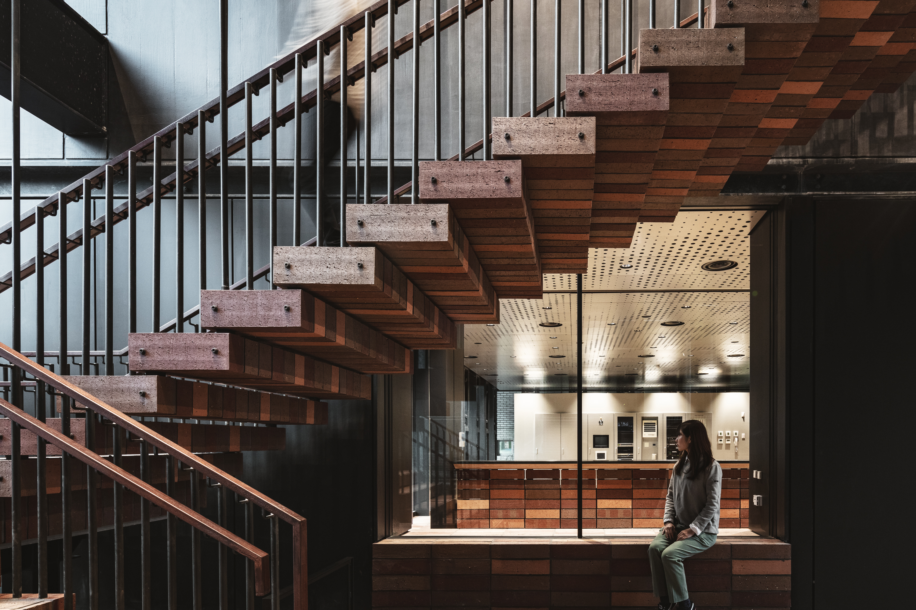 Mansei Bashi Branch Office/Citizen Hall by NIKKEN SEKKEI LTD - Architizer