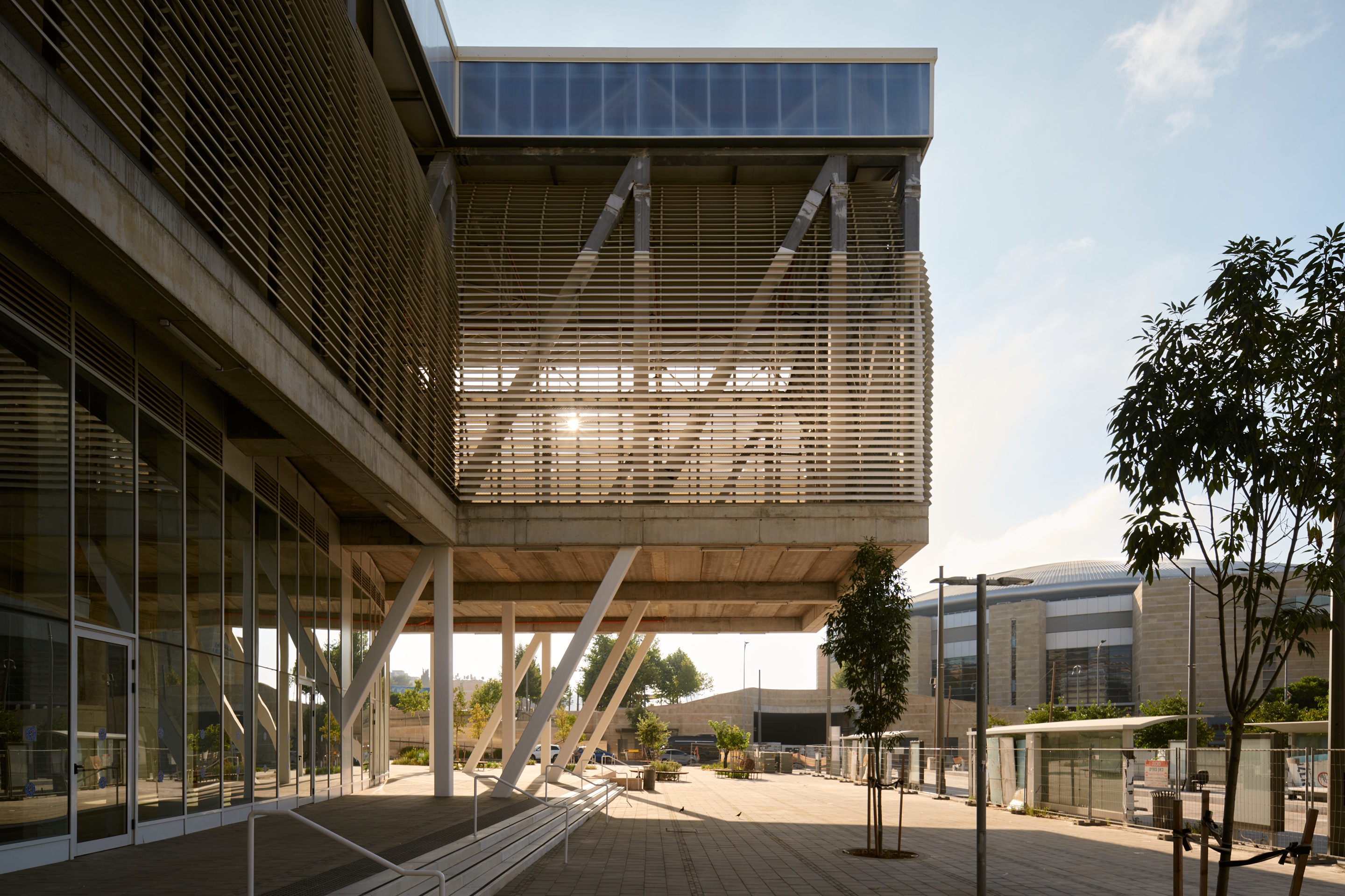 Stuart Weitzman Tennis Complex by HQ Architects - Architizer