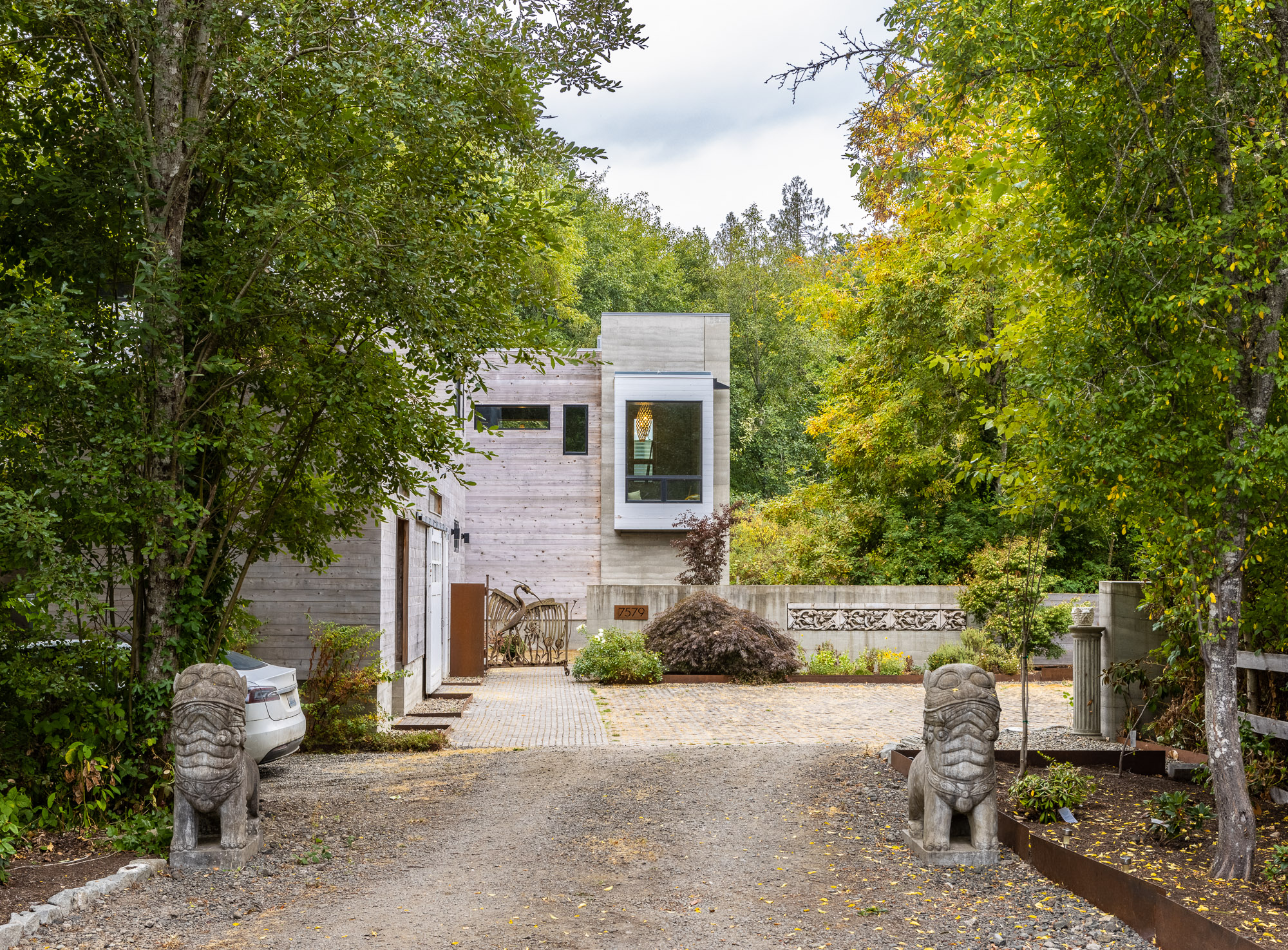 Heron Hall by McLennan Design | Bainbridge Island, WA, USA | Perkins ...