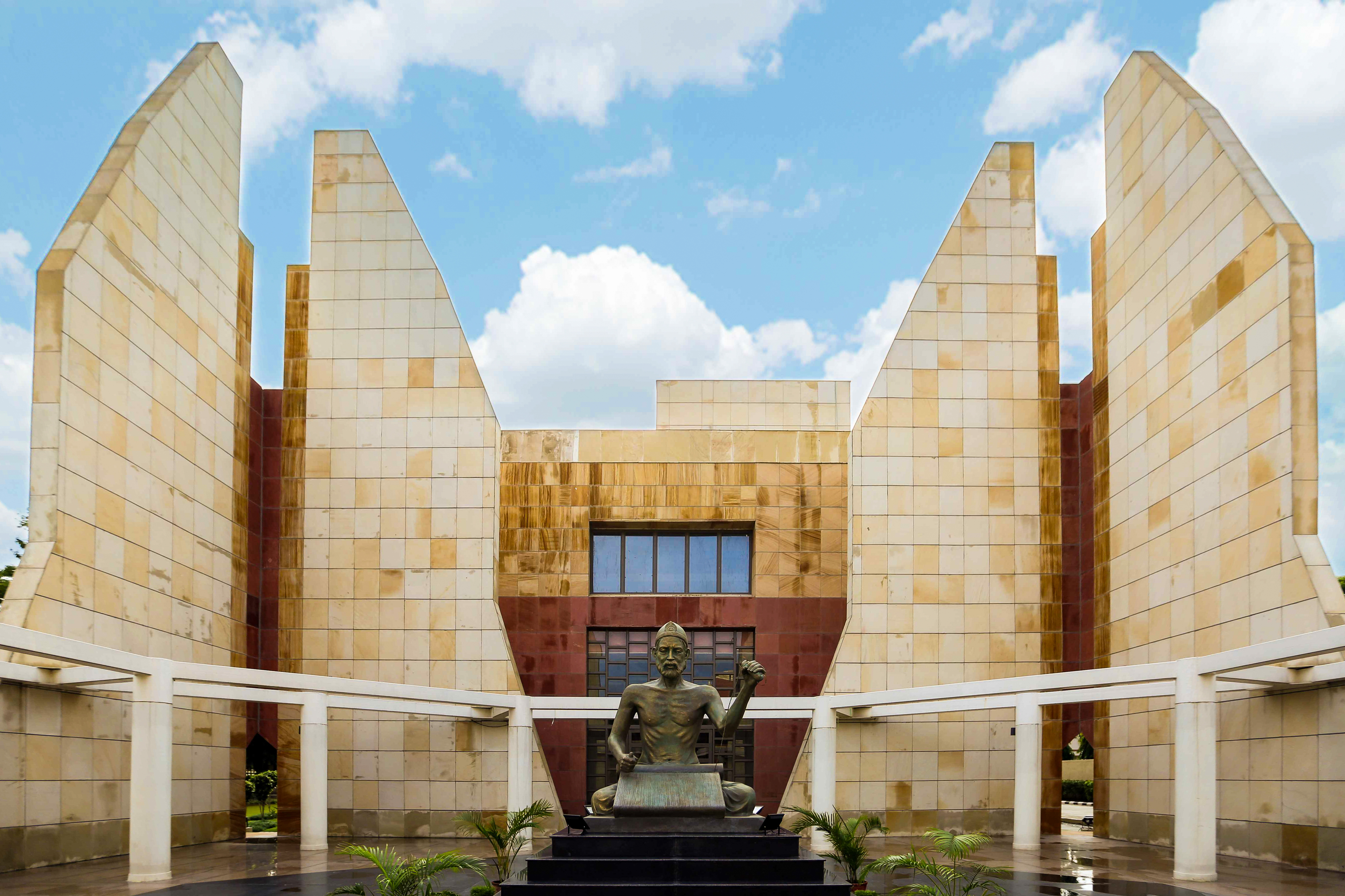 Trade Facilitation Center & Craft Museum, Varanasi by Sikka Associates ...
