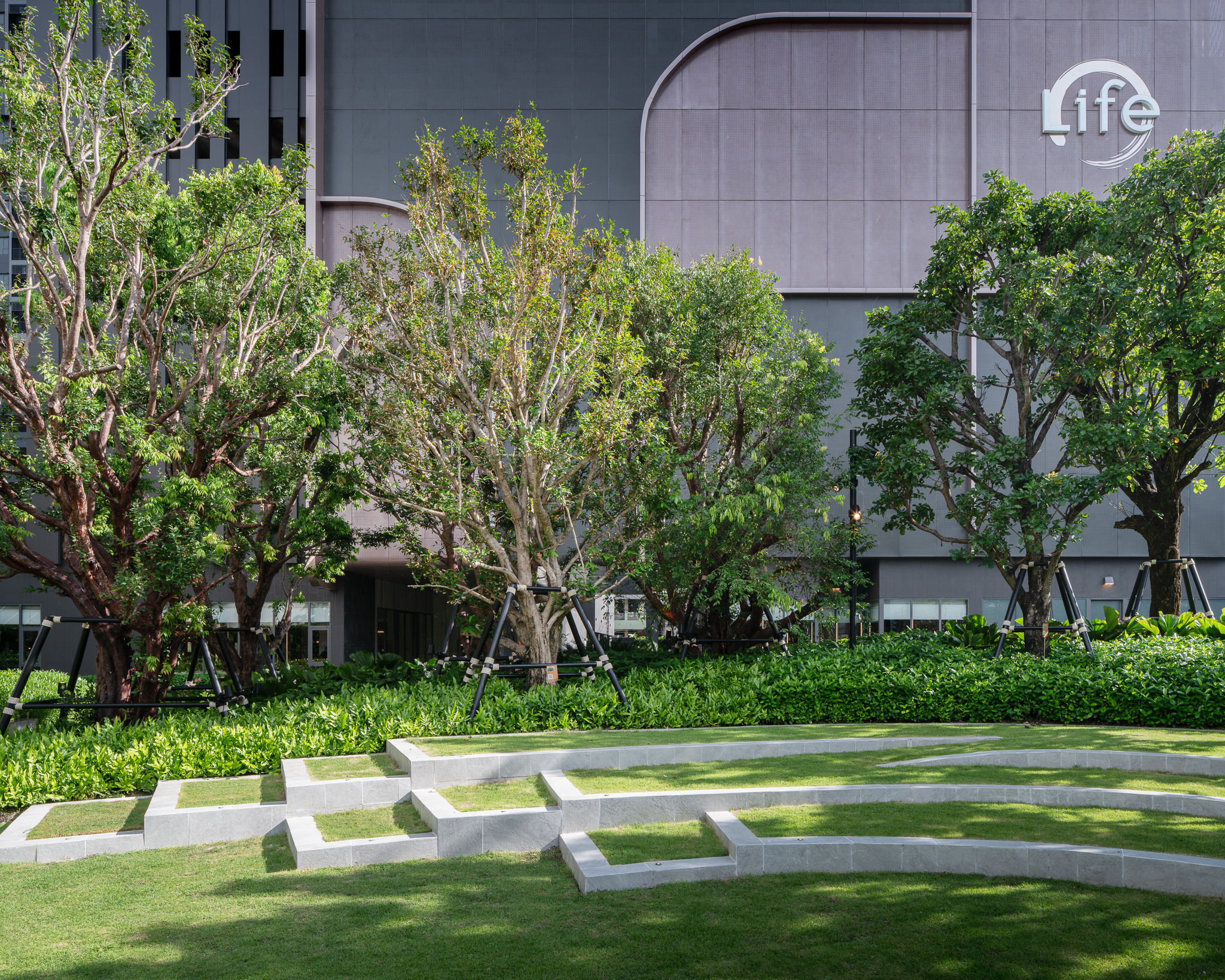 Life Rama 4 - Asoke by Redland-scape.Ltd - Architizer