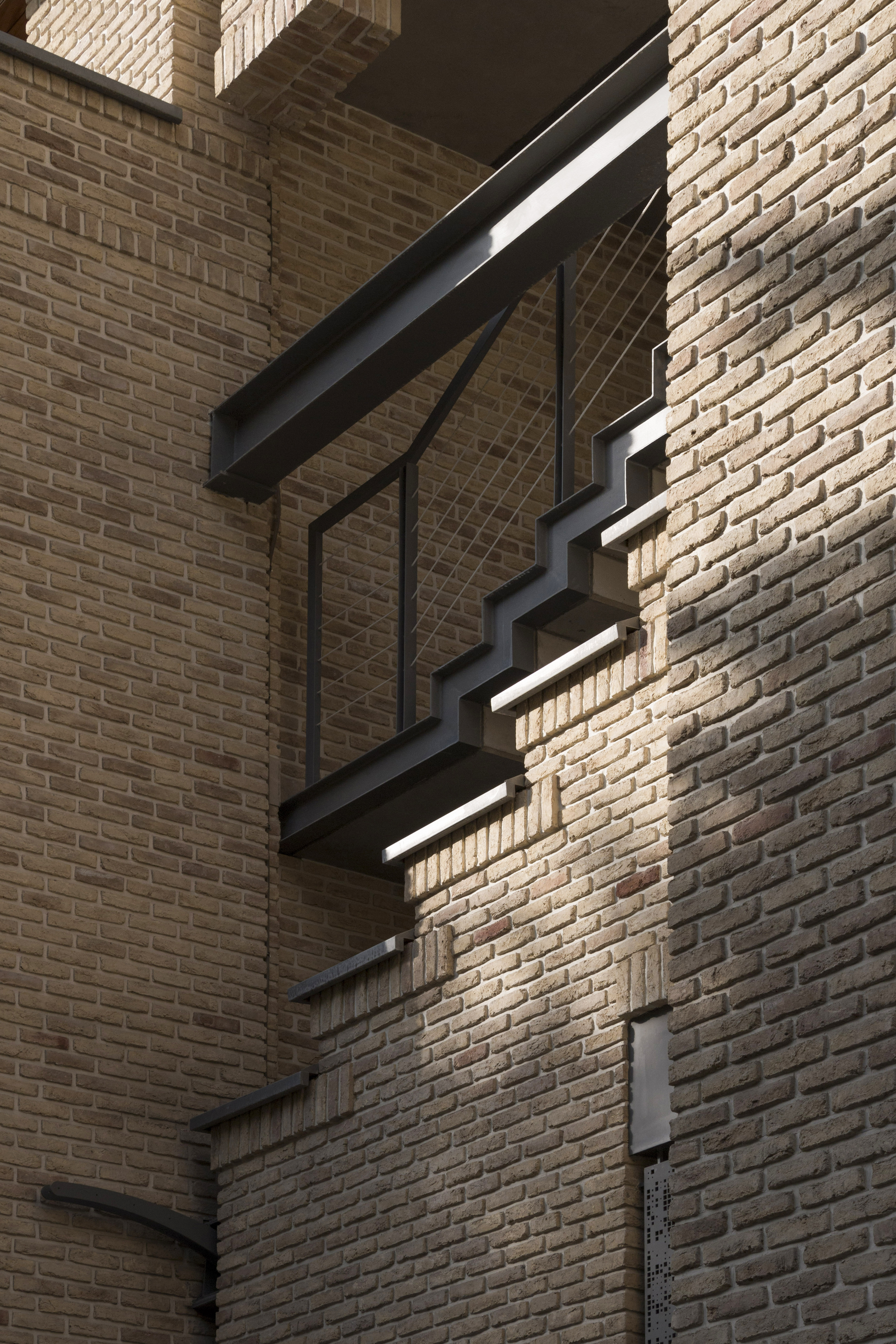 Niavaran Residential Building by Pargar Architecture and Design Studio ...