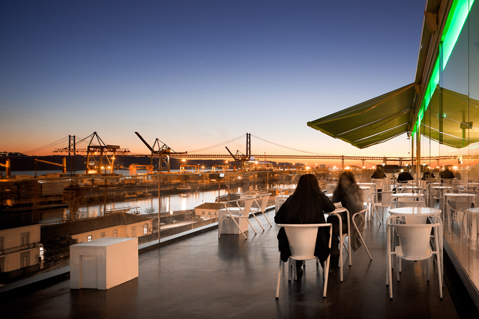 Le Chat Bar by aspa - Architizer