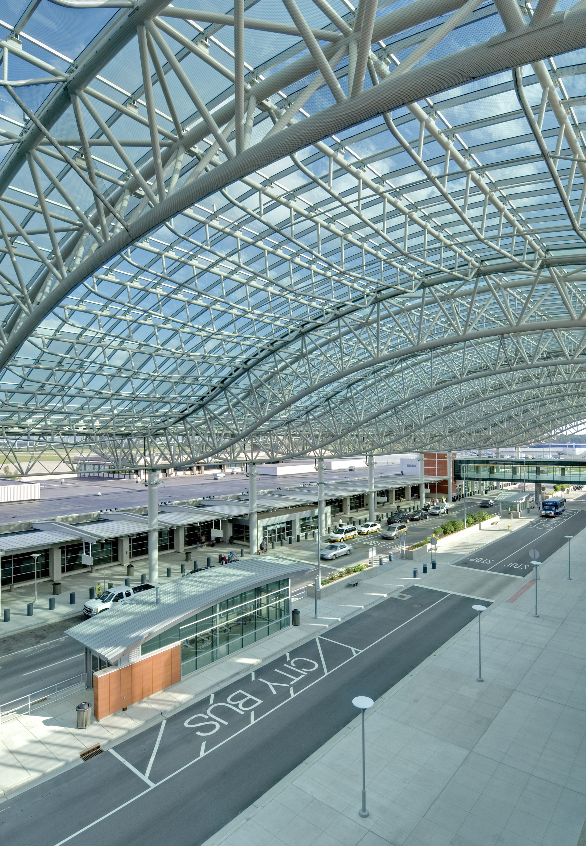 Gerald R. Ford International Airport, Terminal Area and Parking ...