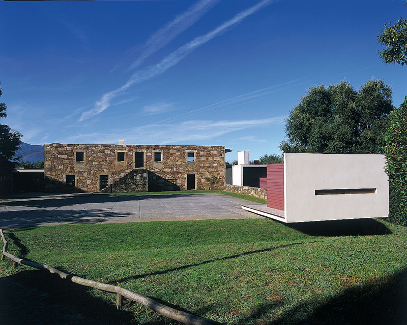ClubHouse de Ponte de Lima by Topos Atelier de Arquitectura, Lda ...