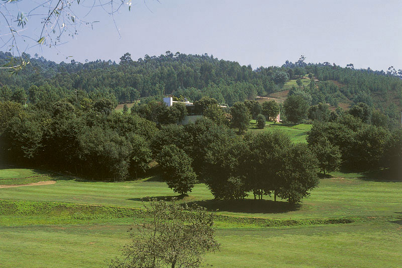 ClubHouse de Ponte de Lima by Topos Atelier de Arquitectura, Lda ...