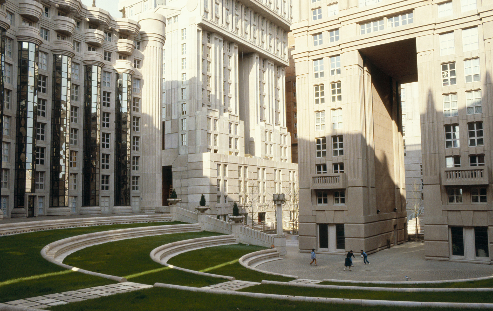 Les Espaces d'Abraxas by Bofill Taller de Arquitectura - Architizer