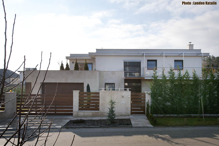 The Modern Minimalist KK House by ARCHIKRON Architecture and Interior ...