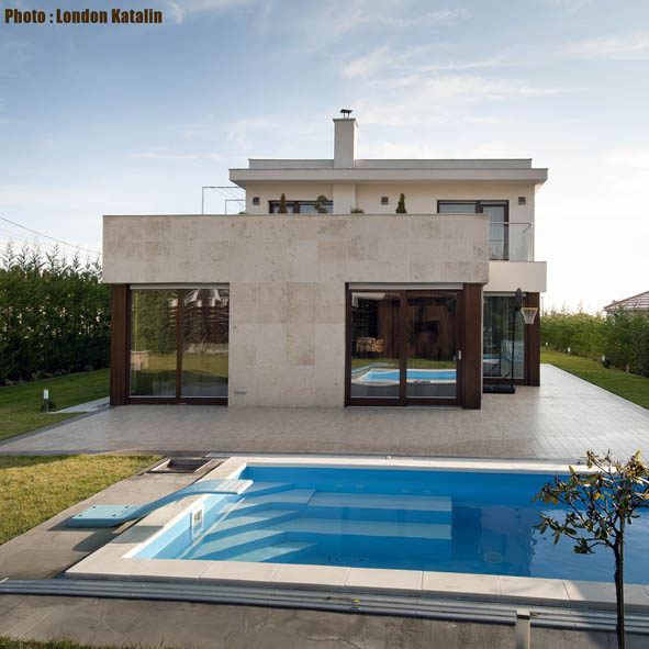 The Modern Minimalist KK House by ARCHIKRON Architecture and Interior ...