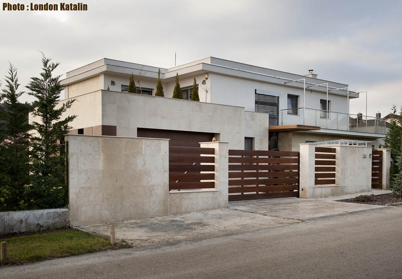 The Modern Minimalist KK House by ARCHIKRON Architecture and Interior ...