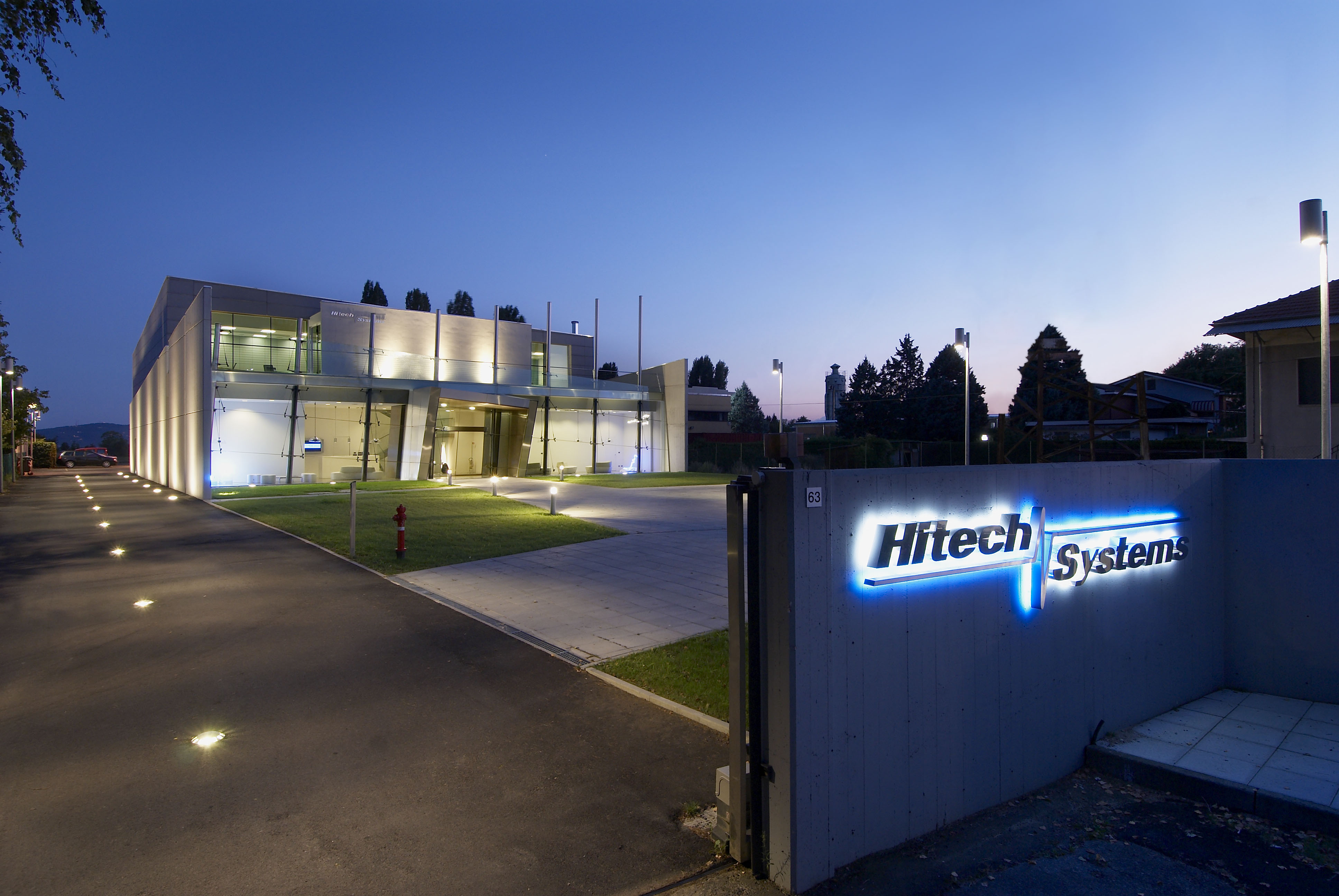 HITECH SYSTEMS - DIRECTIONAL AND OFFICE BUILDING by POINT.ARCHITECTS ...