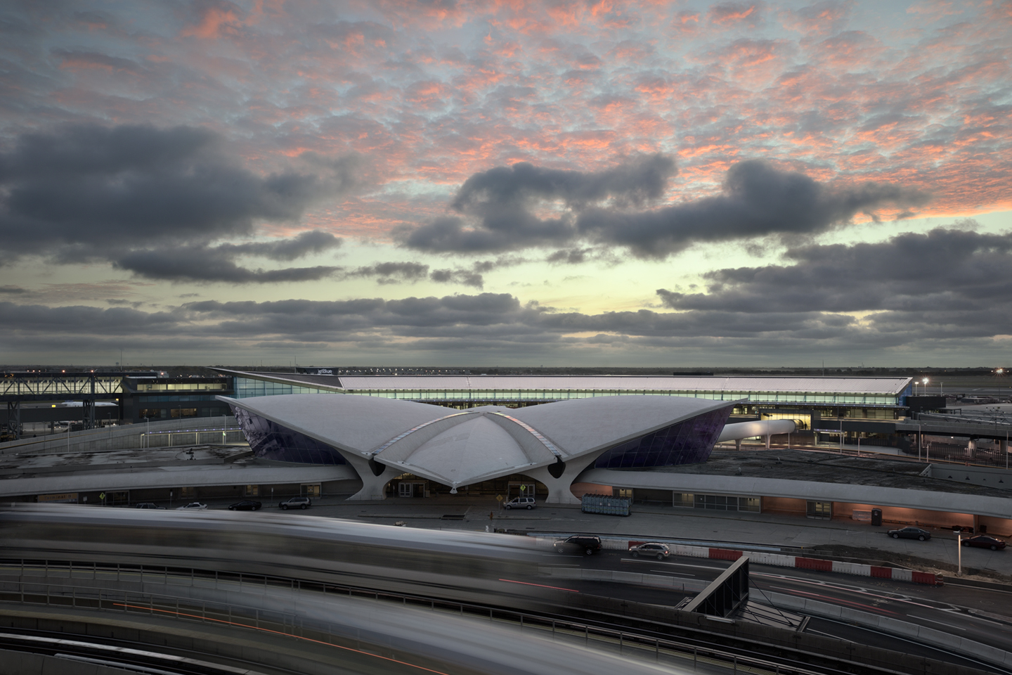 JFK International Airport, JetBlue Terminal 5 by Gensler - Architizer
