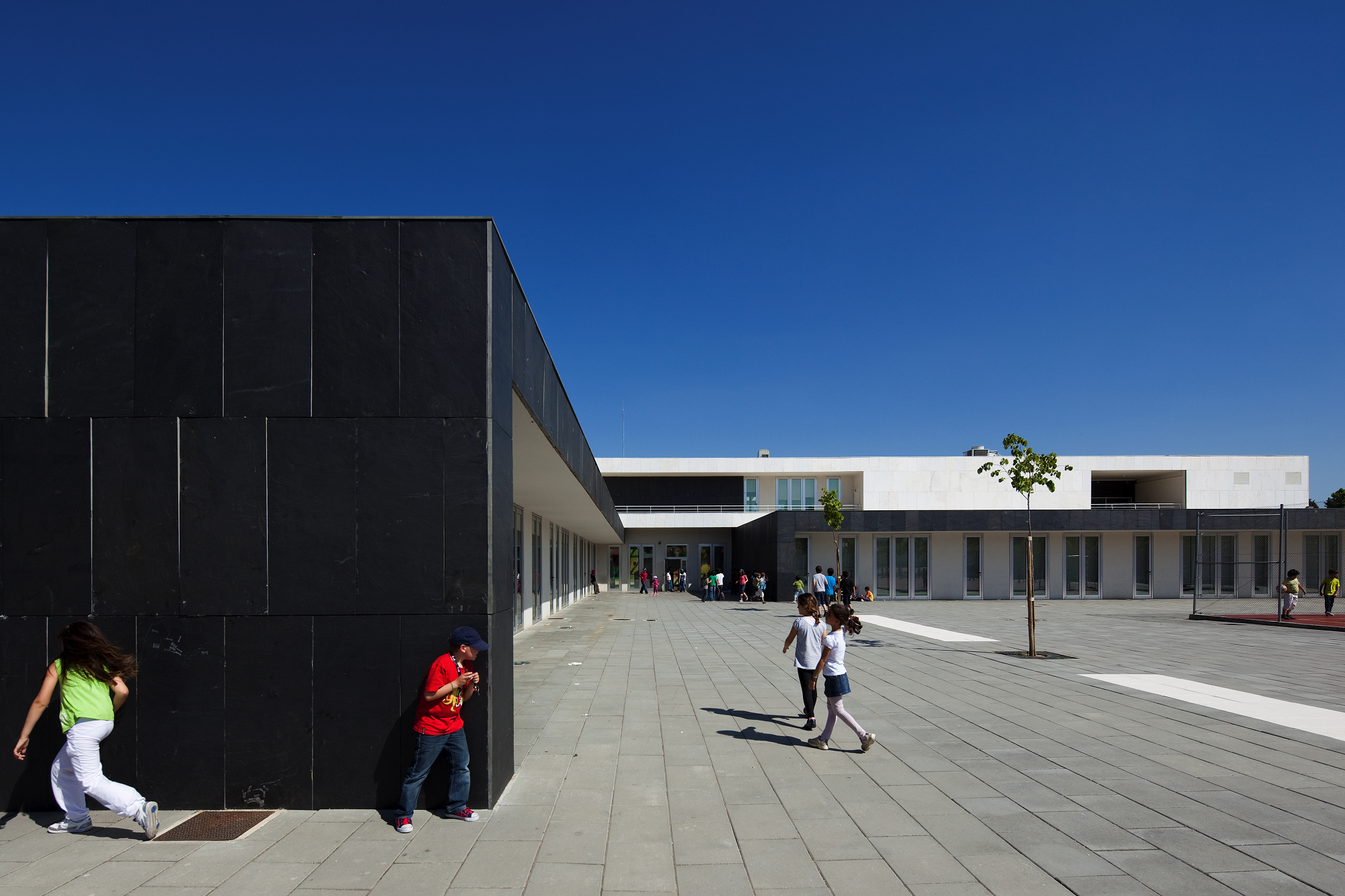 Slated for Success: 7 Slate-Clad School Buildings - Architizer Journal