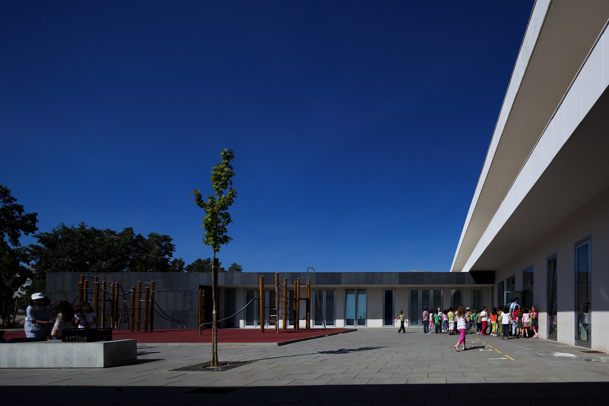 School Center Paredes Alenquer by Andre Espinho Arquitectura - Architizer