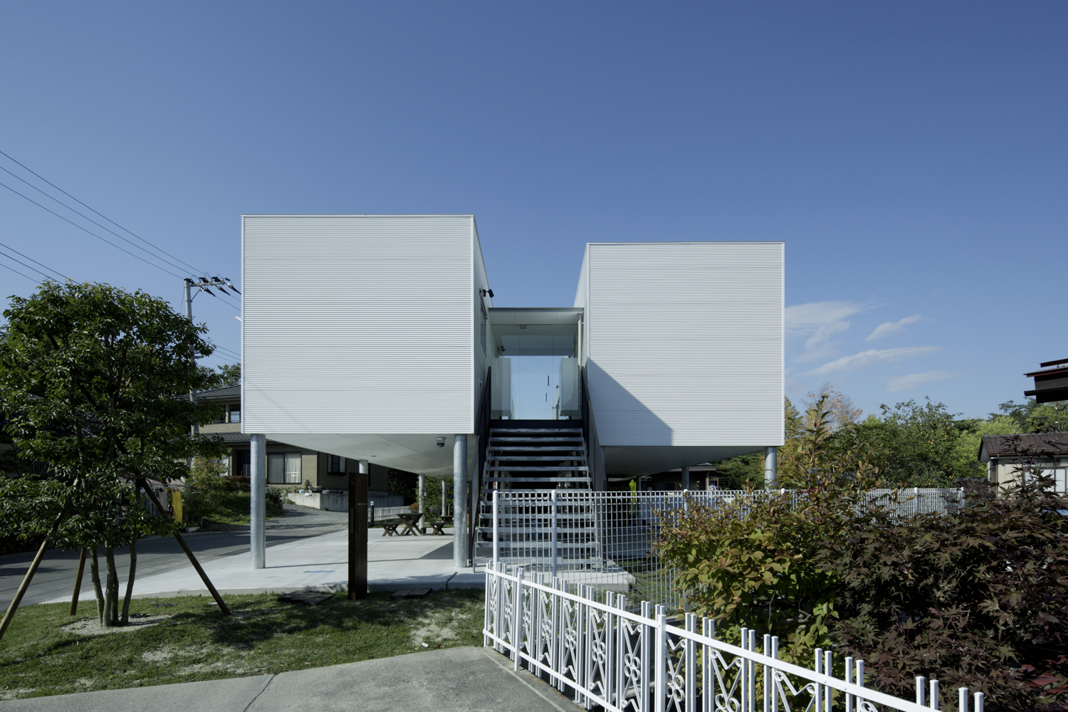 A House with a Alley by no.555 - Architizer