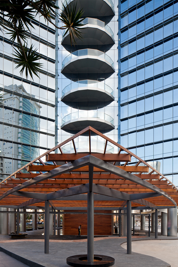 Infinity Tower Sao Paulo by Kohn Pedersen Fox Associates, Aflalo e ...