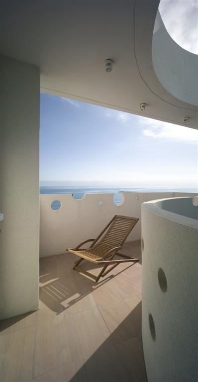 Sinuous Building by Momo Estudio - Architizer