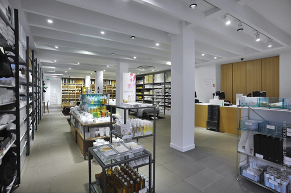 muji shop in paris by b.ad, roberto murgia architetto - Architizer