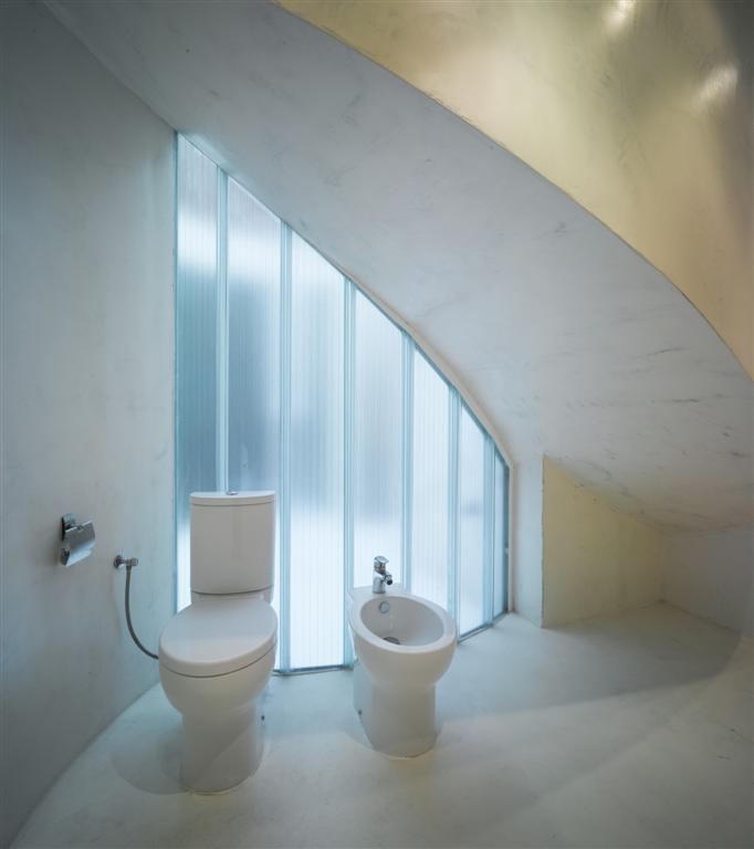 Sinuous Building by Momo Estudio - Architizer