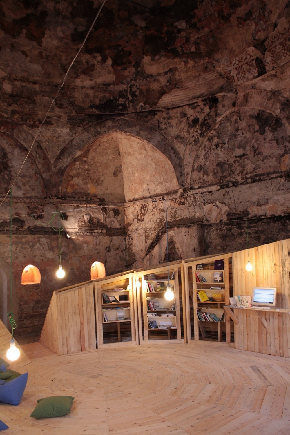 |CON|Temporary Library - Architizer