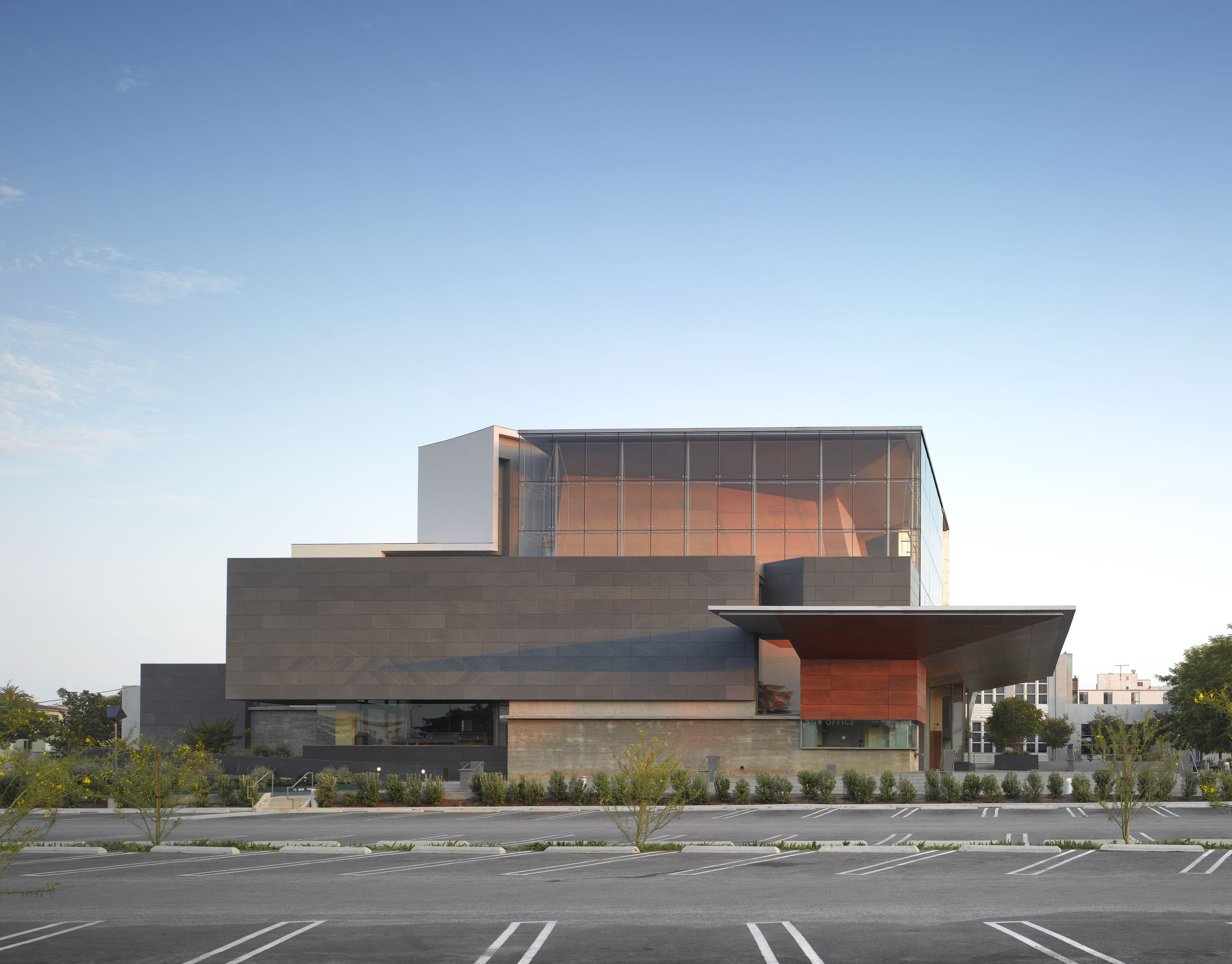 Broad Stage by Renzo Zecchetto Architects - Architizer