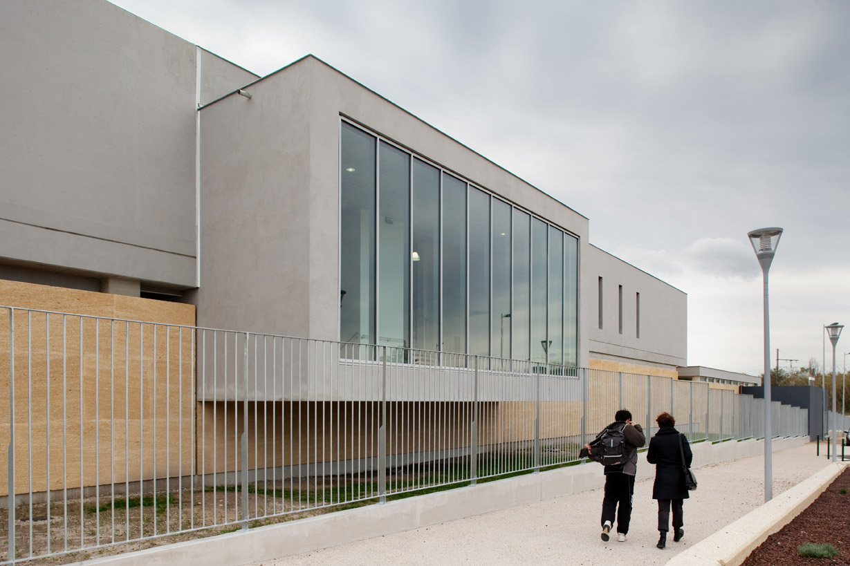 higth school in Morieres Les Avignon by NBJ architects - Architizer
