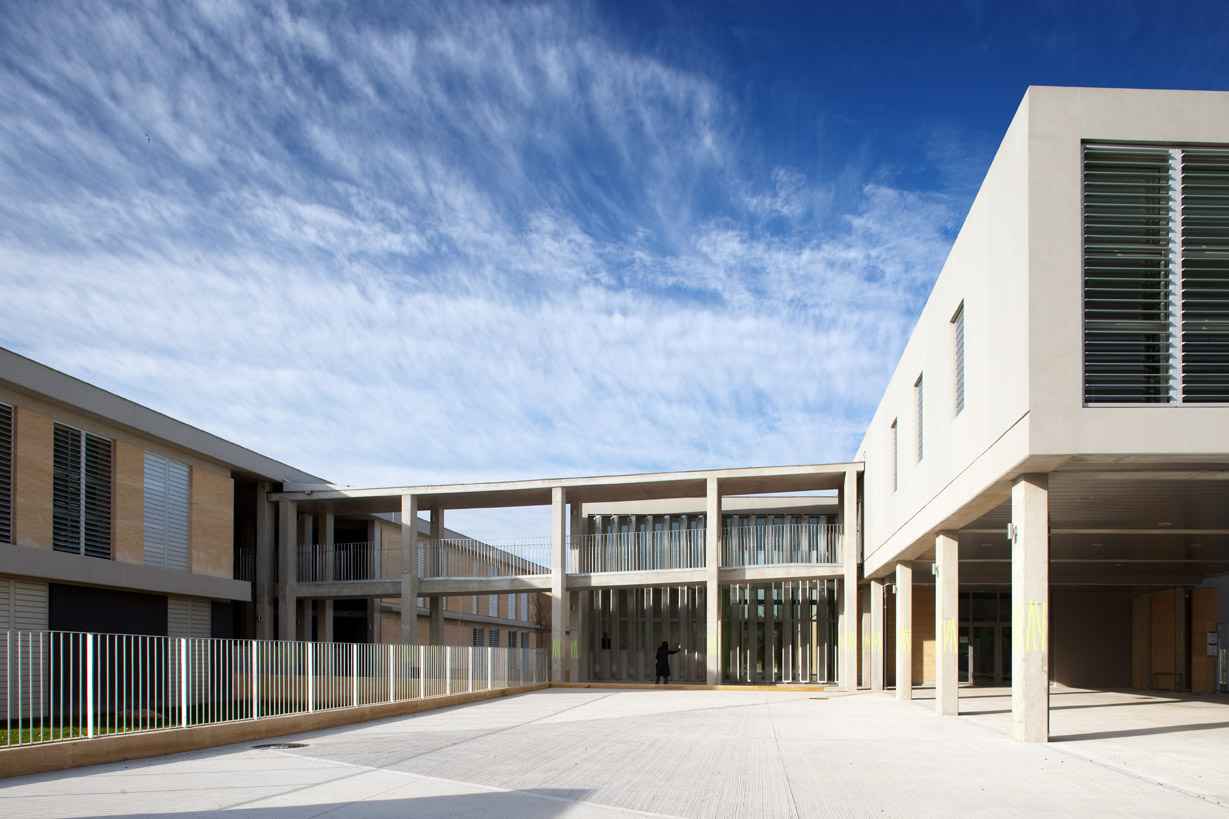 higth school in Morieres Les Avignon by NBJ architects - Architizer