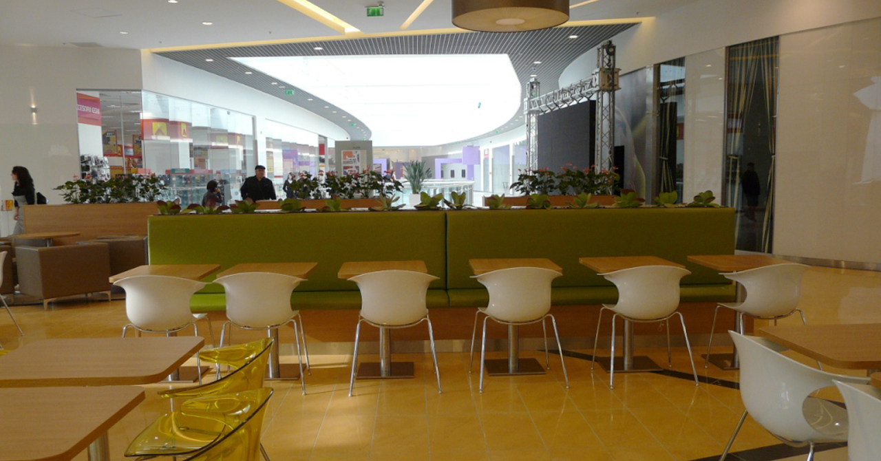 Gold Plaza shopping and entertainment centre by Mérték Architectural ...