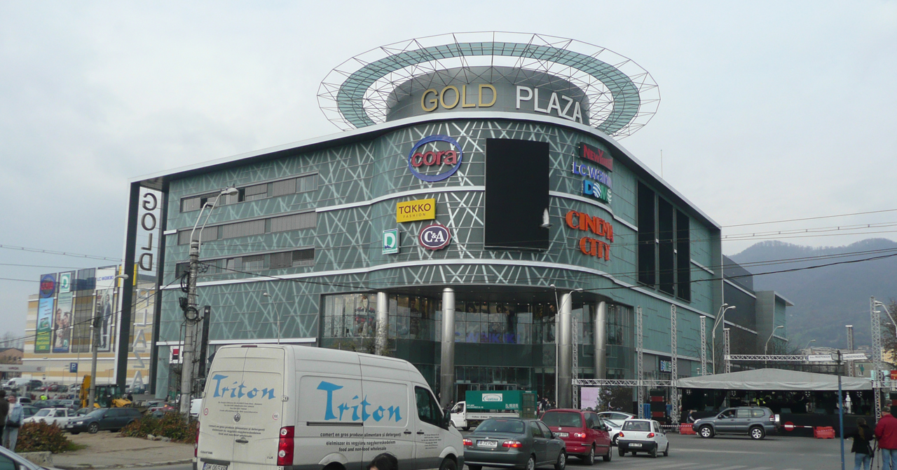 Gold Plaza shopping and entertainment centre by Mérték Architectural ...