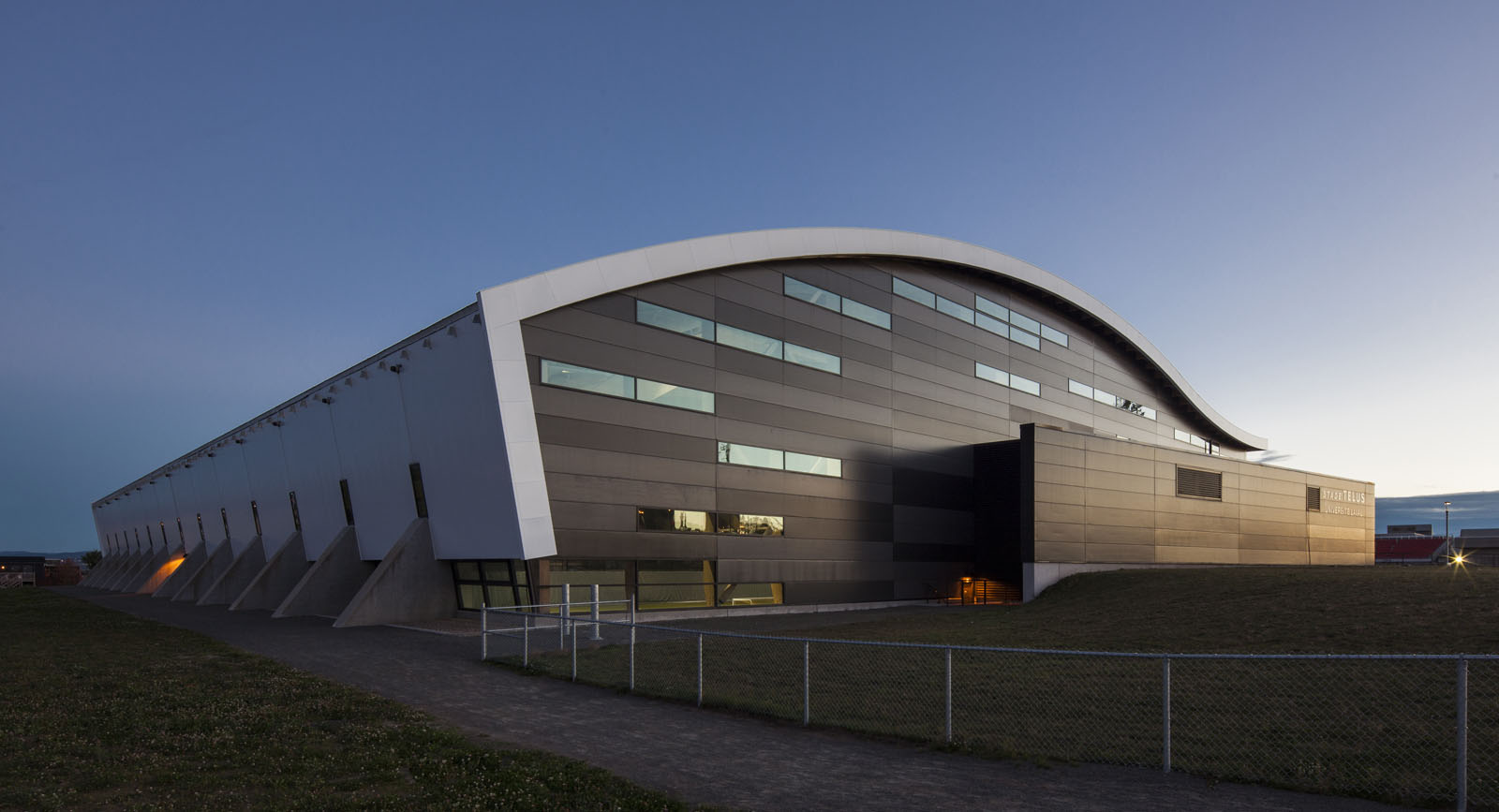 Stade Telus by Hudon Julien et Associés, ABCP architecture - Architizer