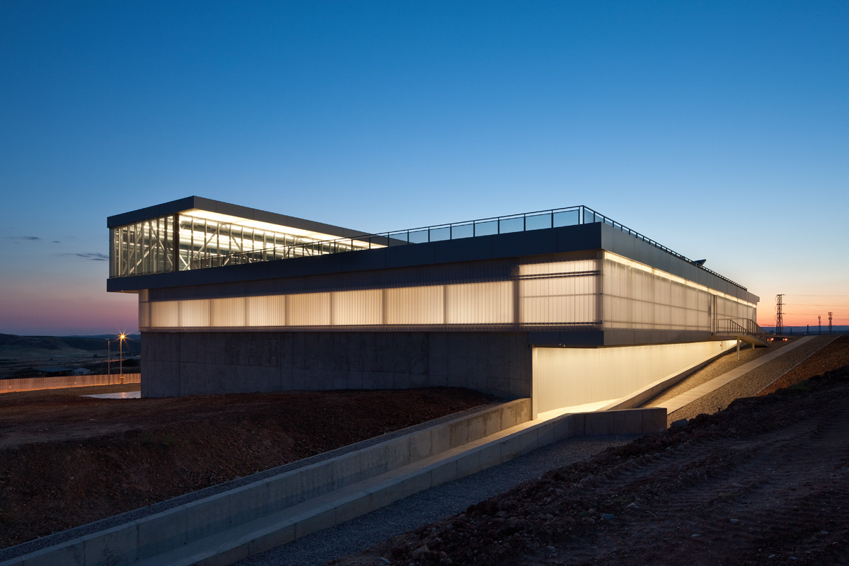 UNIVERSITY SPORTS HALL by CANVAS ARQUITECTOS - Architizer