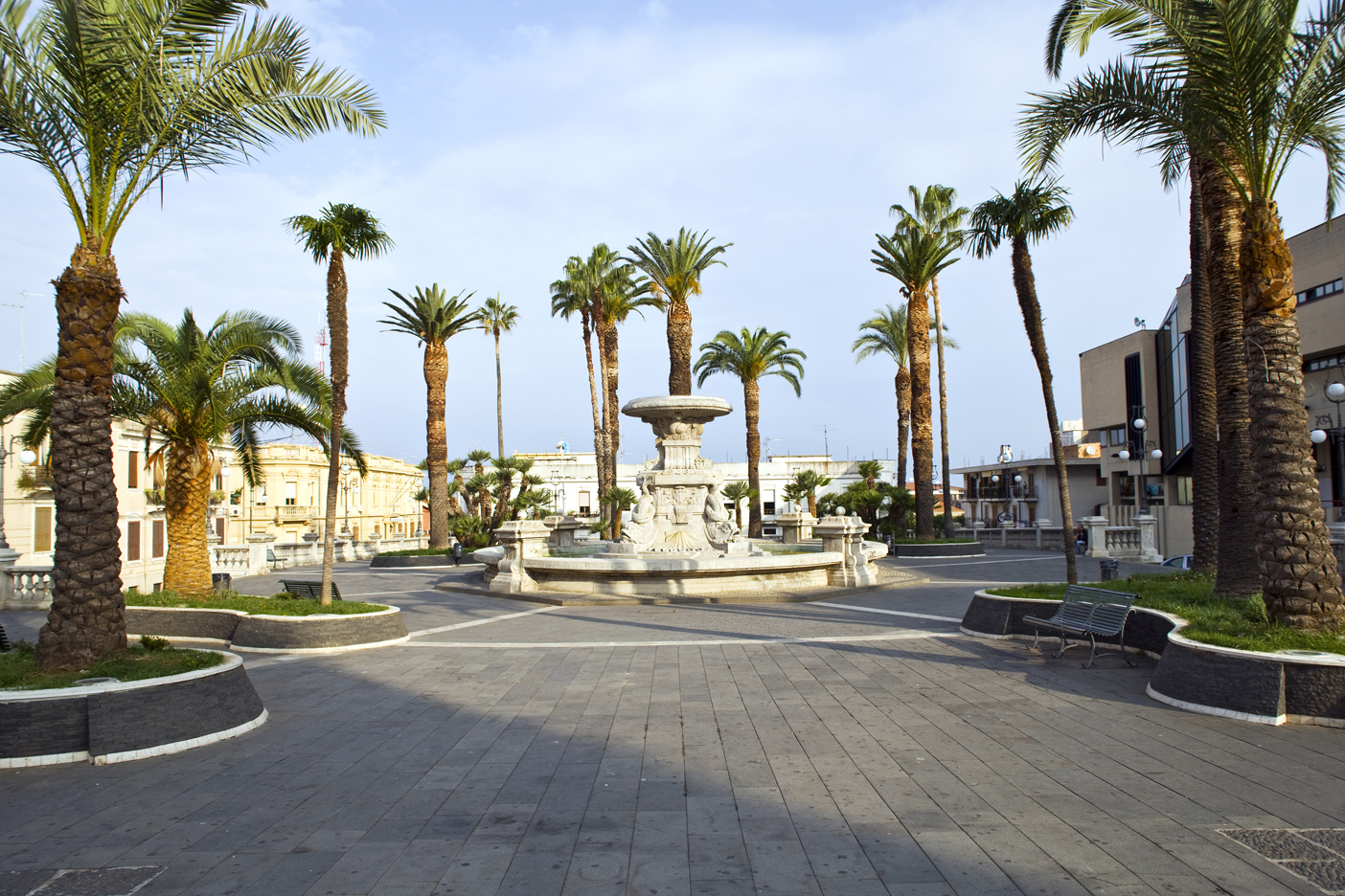 PIAZZA AMENDOLA - Architizer