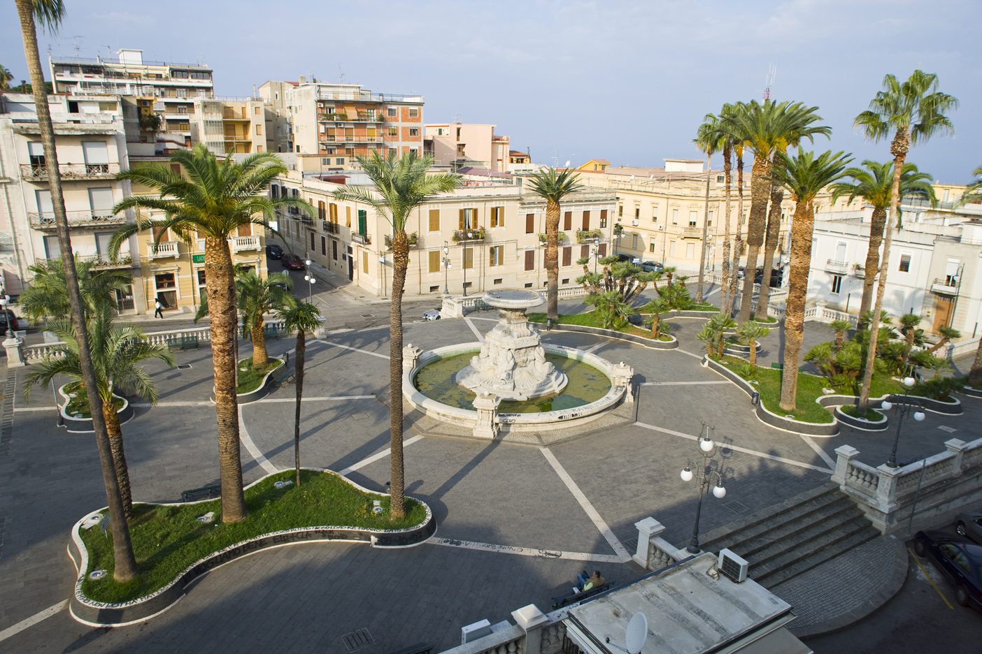PIAZZA AMENDOLA - Architizer