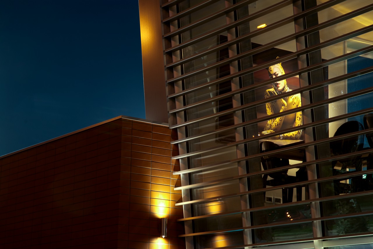 strike restaurant bar - Architizer