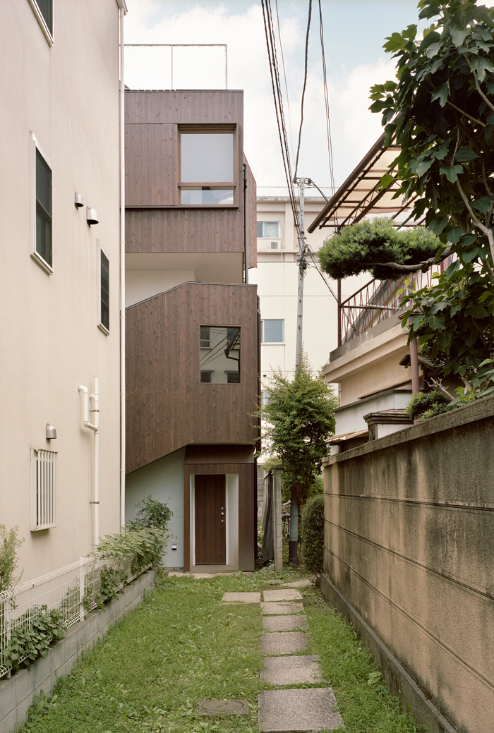 Double Helix House by Onishimaki + Hyakudayuki Architects - Architizer