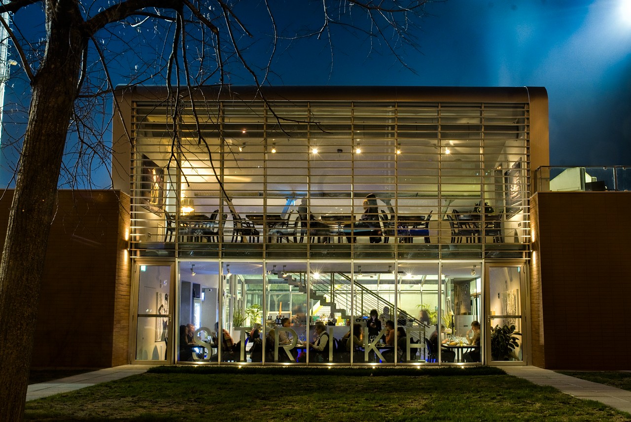 strike restaurant bar - Architizer