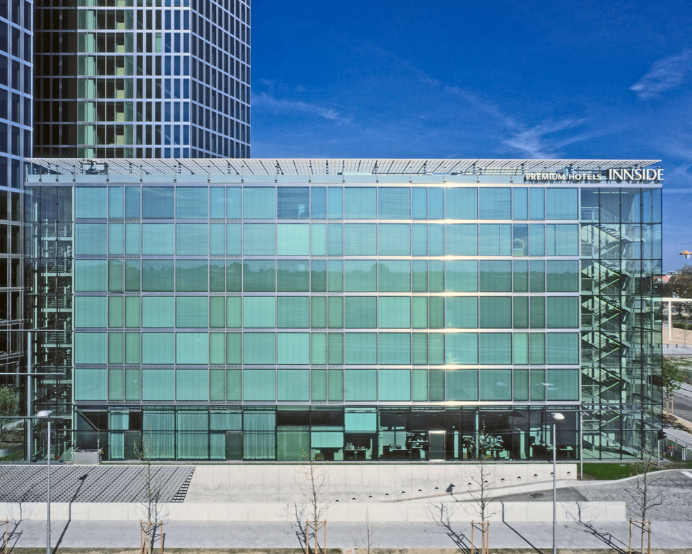 Highlight Towers by Jahn/ - Architizer