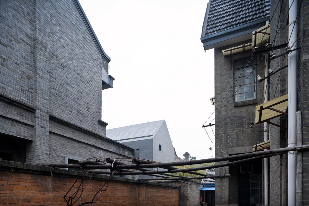 Concrete Slit House by AZL Architects - Architizer