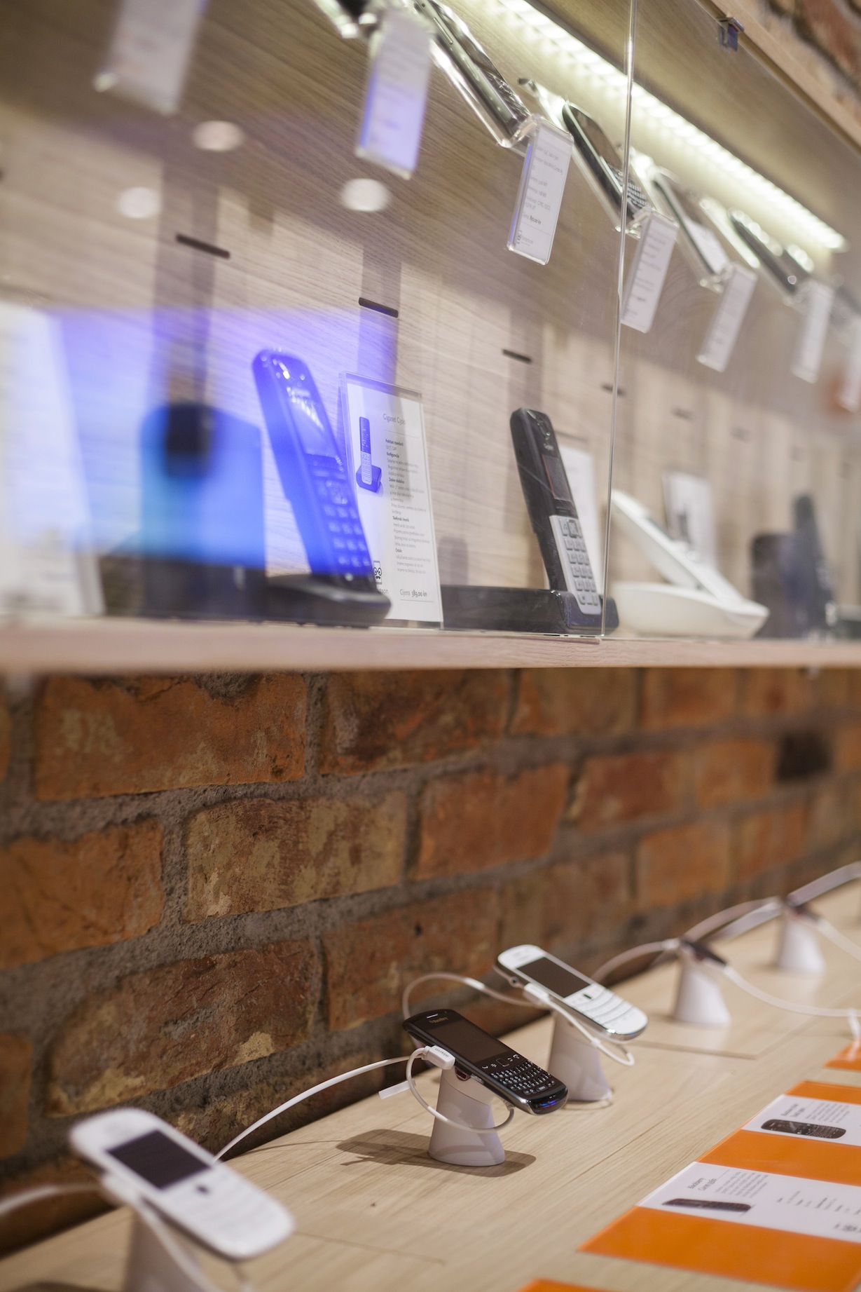 Smartson – Smartphone store concept - Architizer