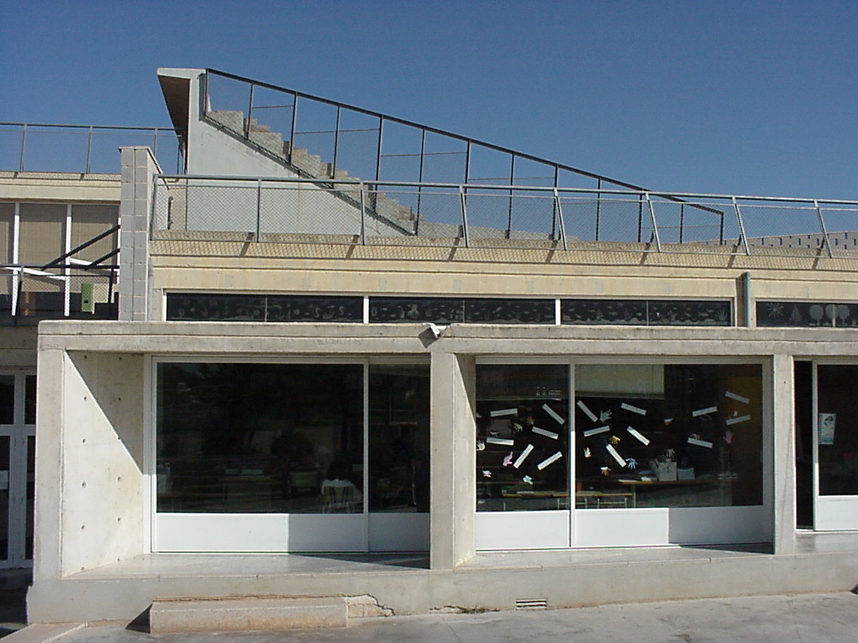 School of SON FERRIOL (Piza and Forteza) - Architizer