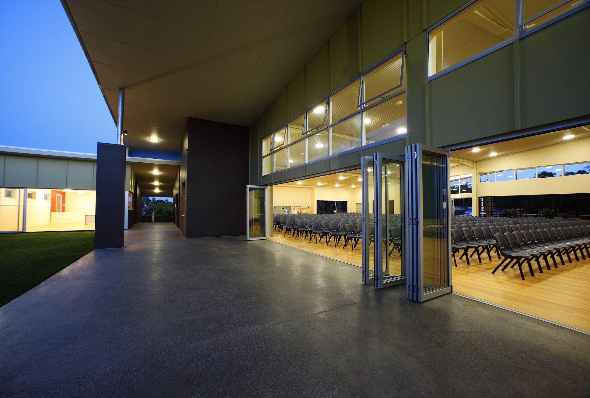 Robina Community Performing Arts Centre by Lightwave Architectural ...