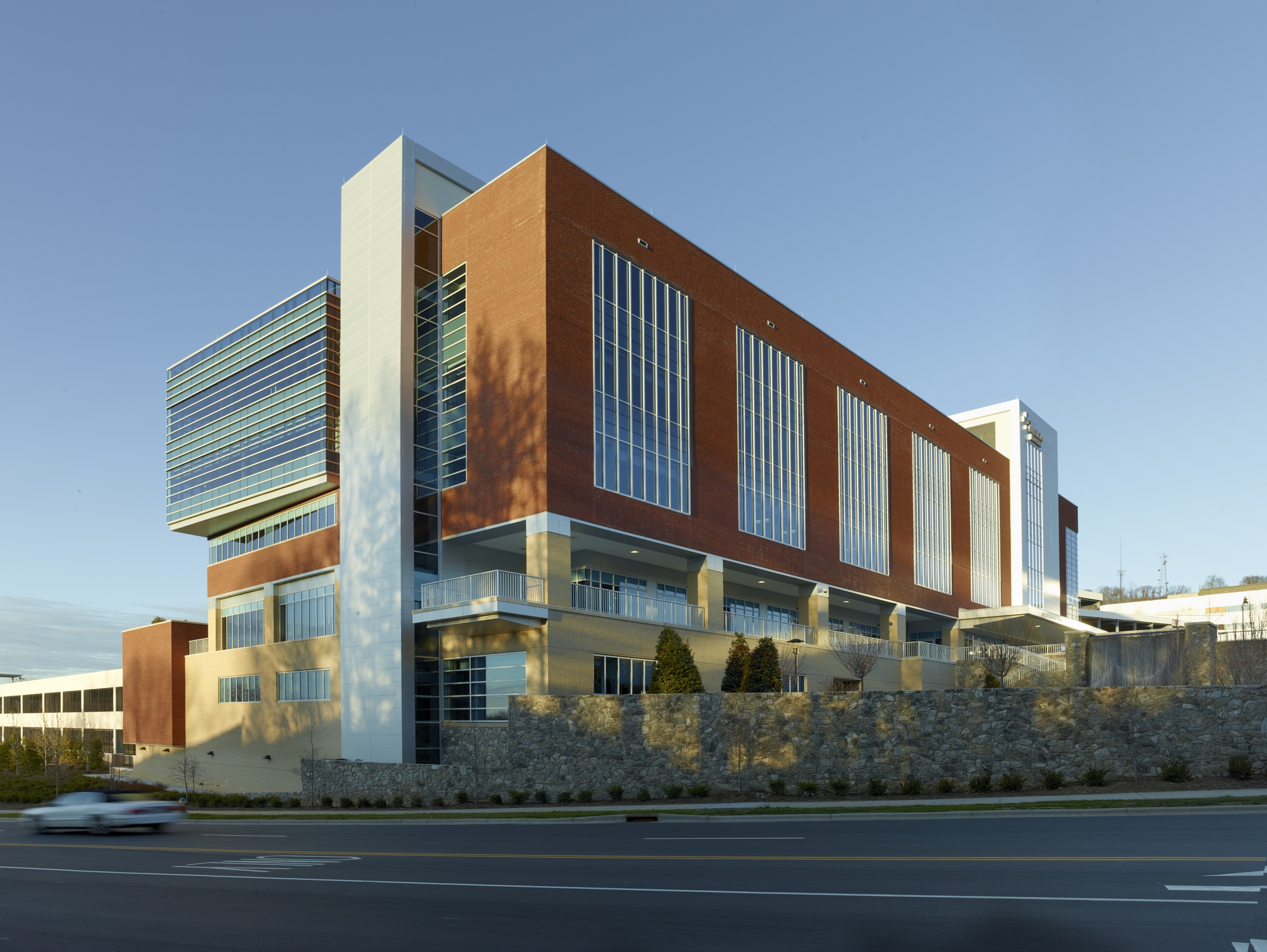 Mission Hospitals - Outpatient Cancer Center by TRO Jung|Brannen ...