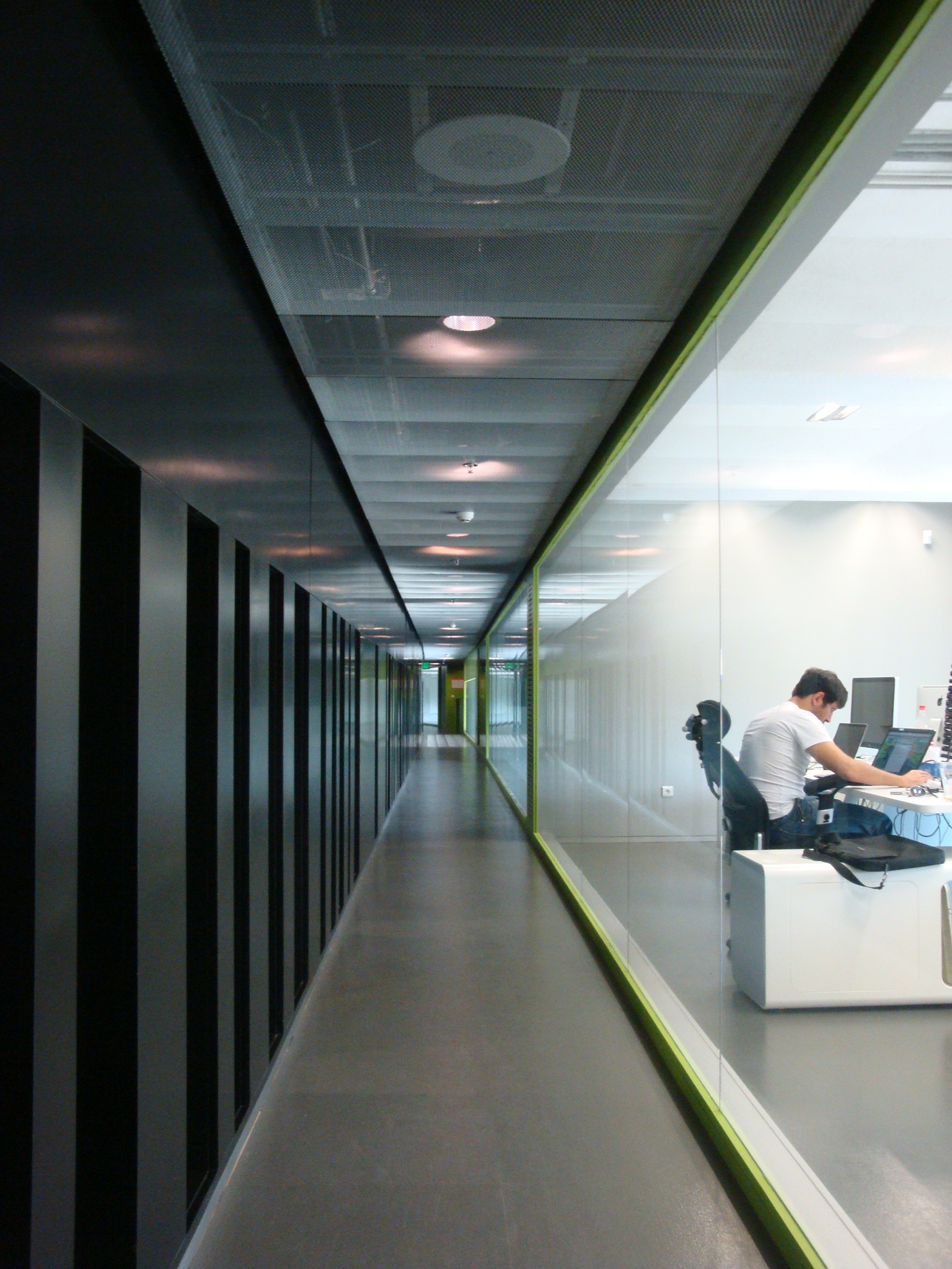 TUMO Center for Creative Technologies - Architizer